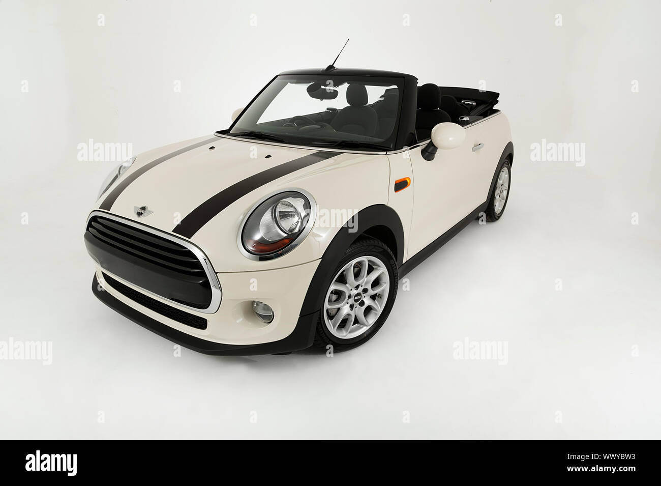 2017 Mini Cooper Convertible Stock Photo - Alamy