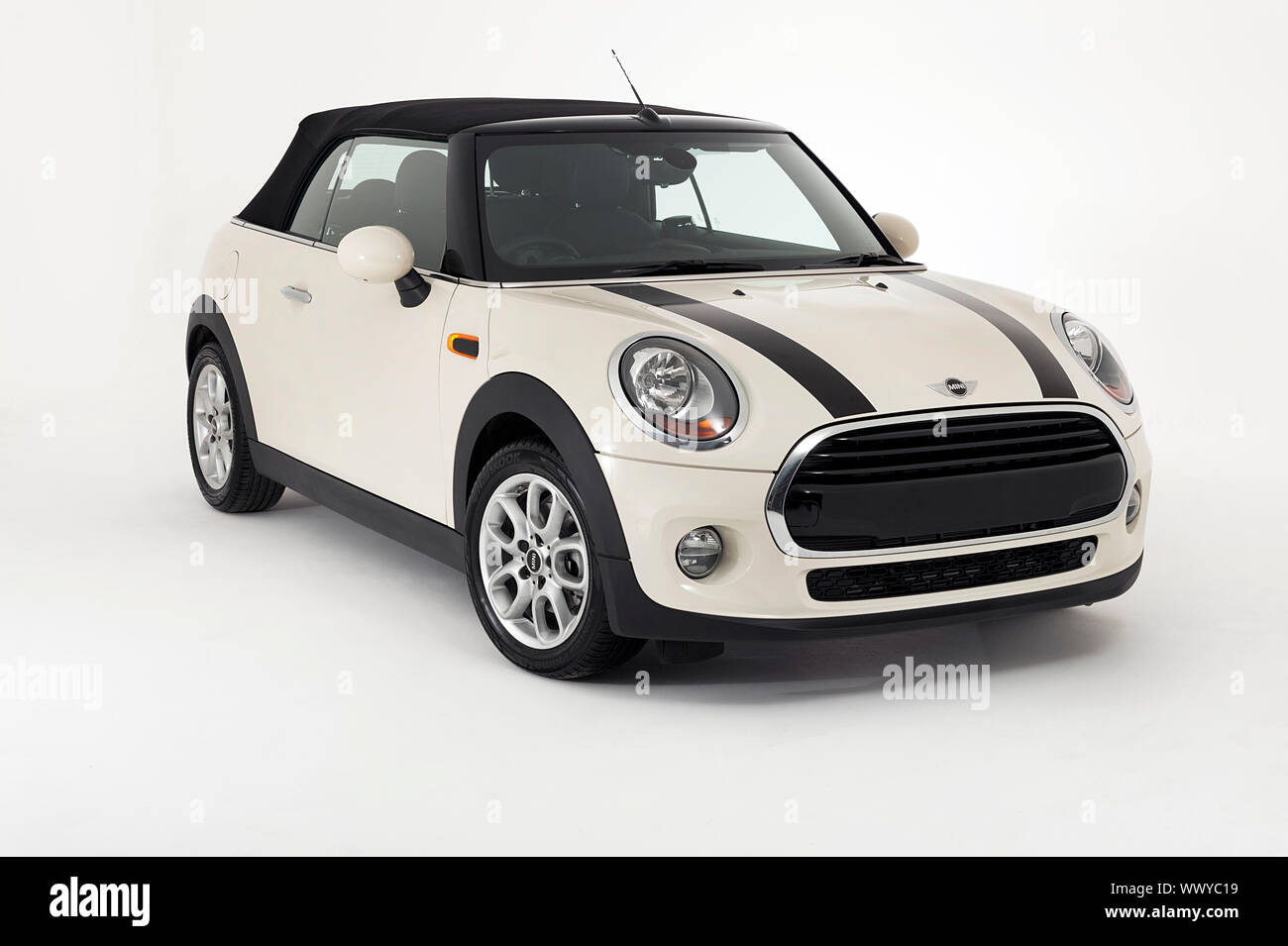2017 Mini Cooper Convertible Stock Photo - Alamy