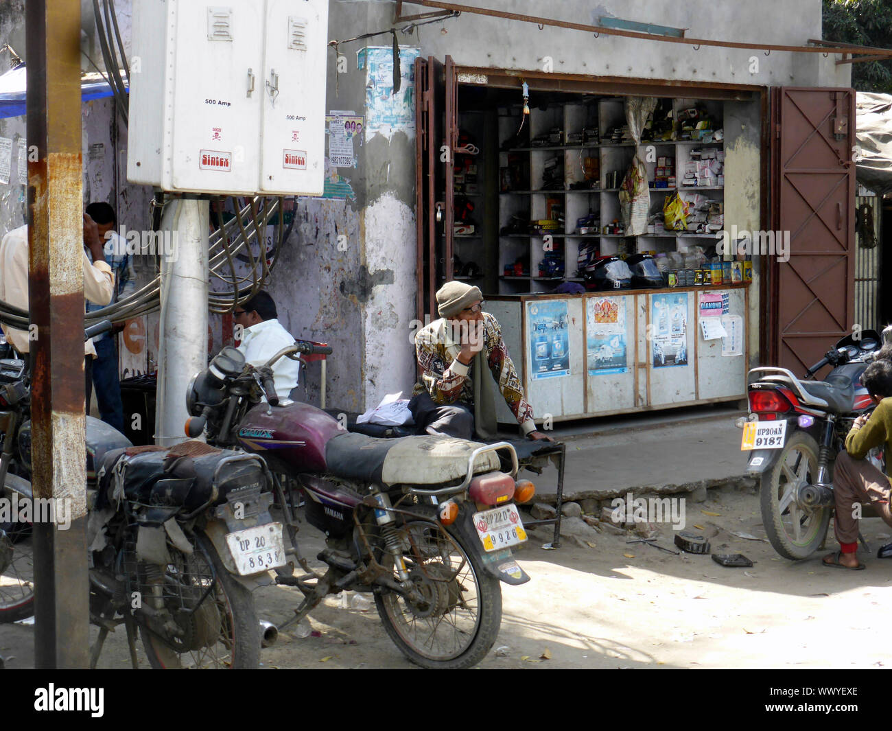 Motorcycle repair shop, Uttarakhand, India Stock Photo - Alamy