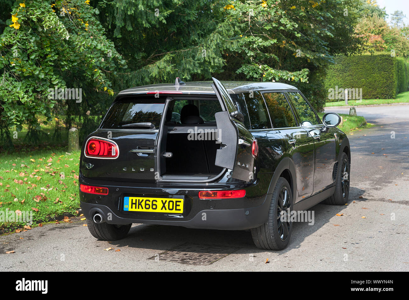 Mini with rear doors hi-res stock photography and images - Alamy