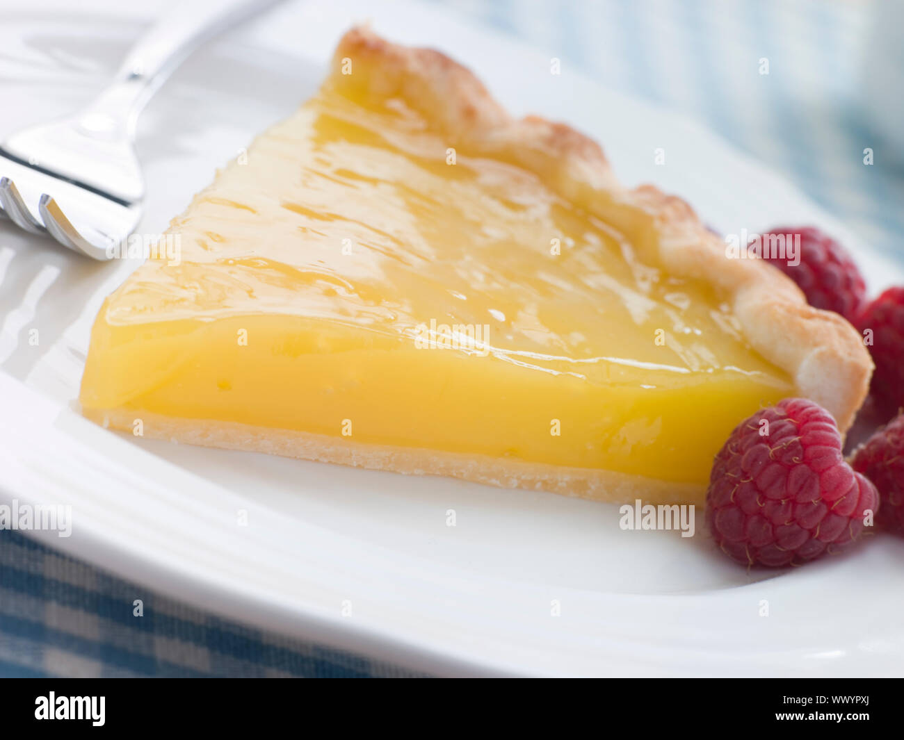 Slice of lemon tart hi-res stock photography and images - Alamy