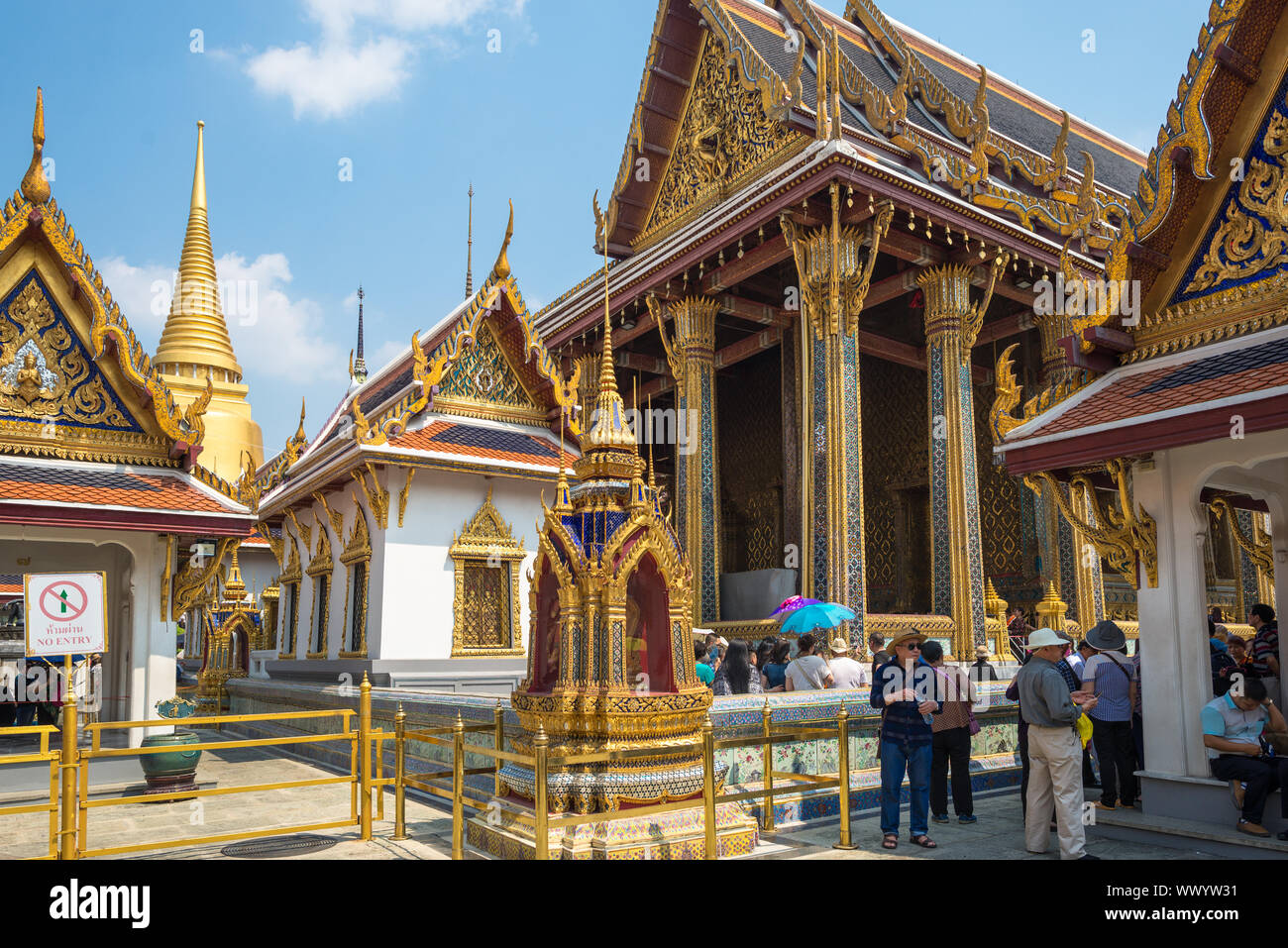 Phra ubosot hi-res stock photography and images - Alamy