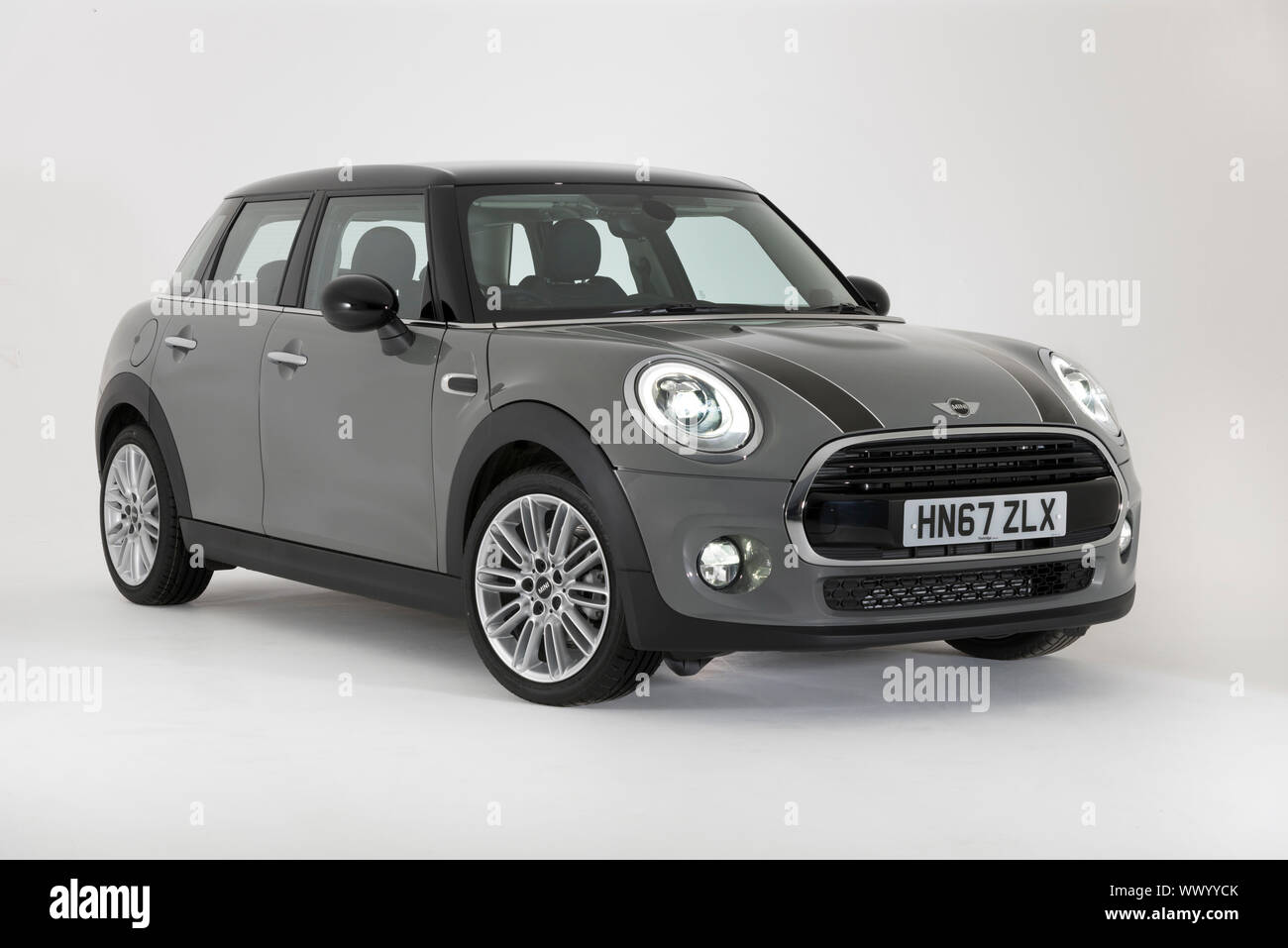 Mini cooper 5 door hi-res stock photography and images - Alamy