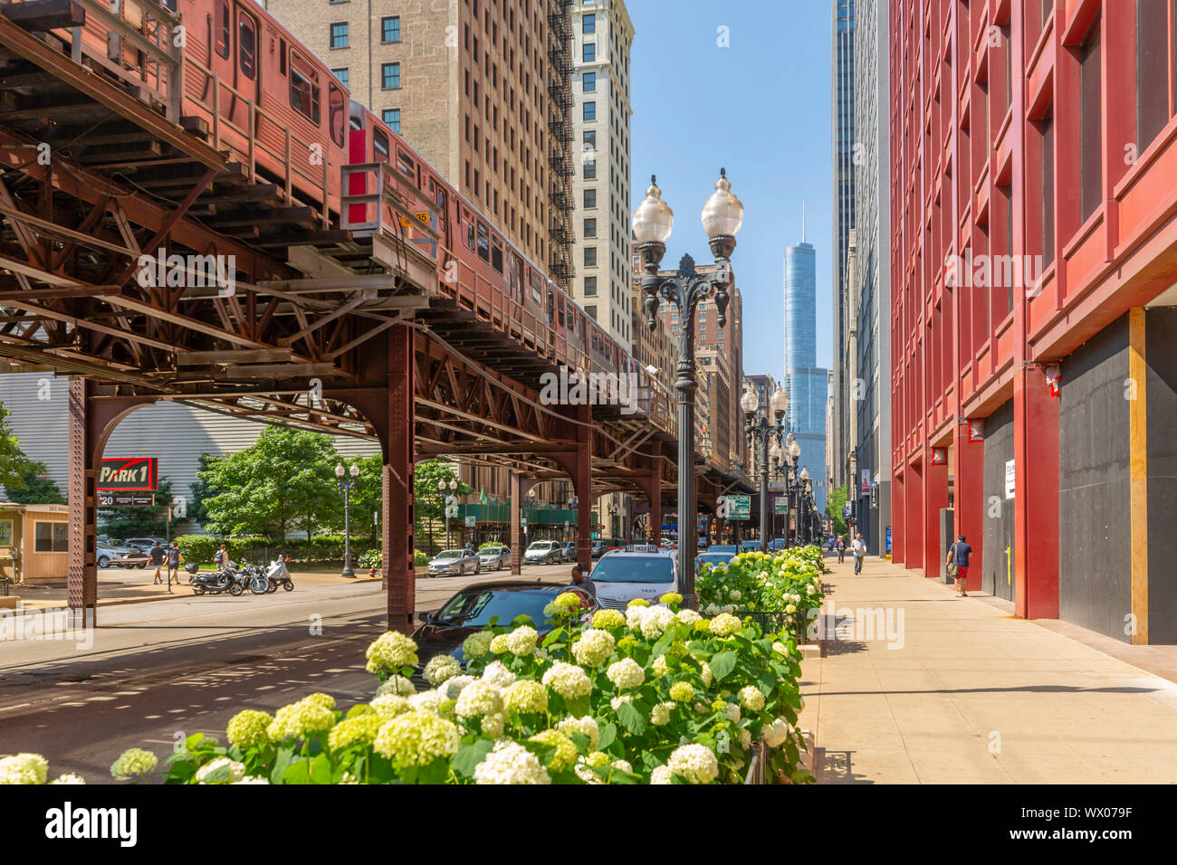 View of Loop train and skyscrapers, Downtown Chicago, Illinois, United ...
