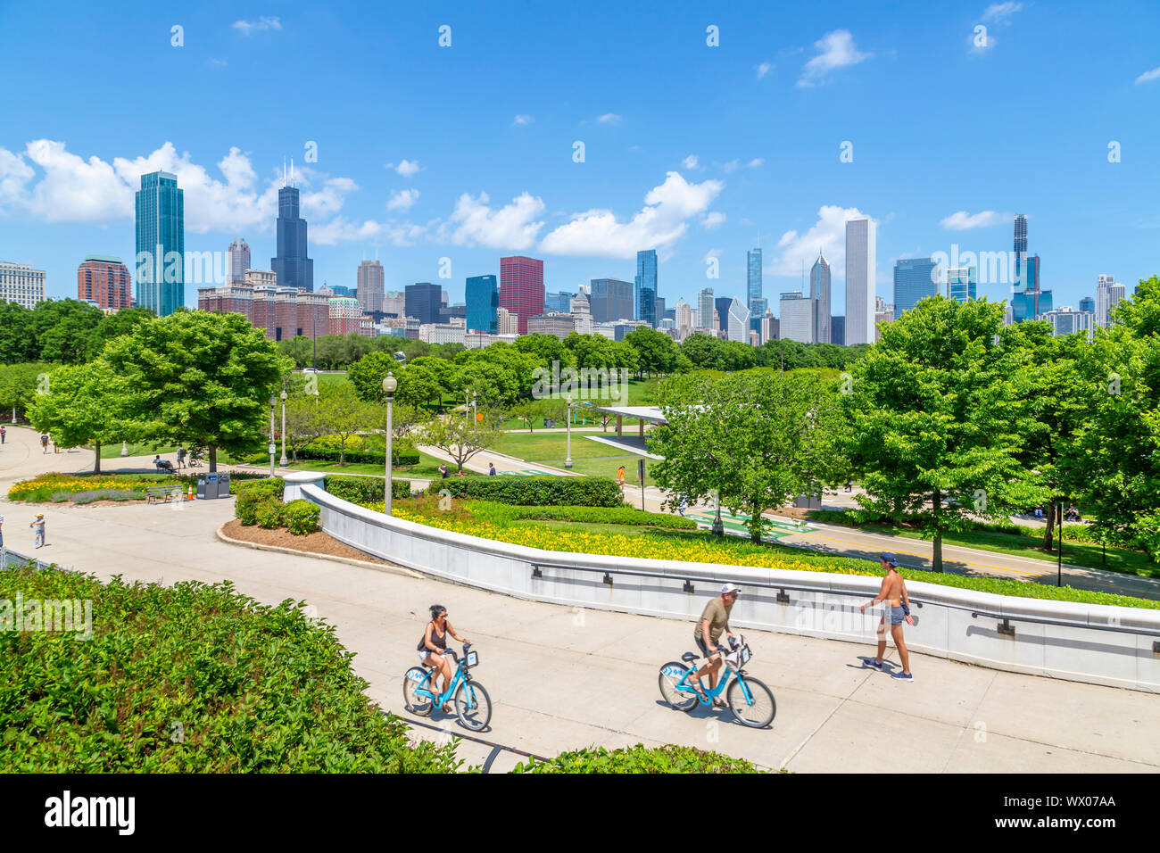 View of Chicago skyline from Shed Aquarium, Chicago, Illinois, United ...