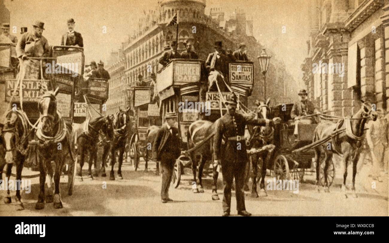Omnibus london 1900 hi-res stock photography and images - Alamy