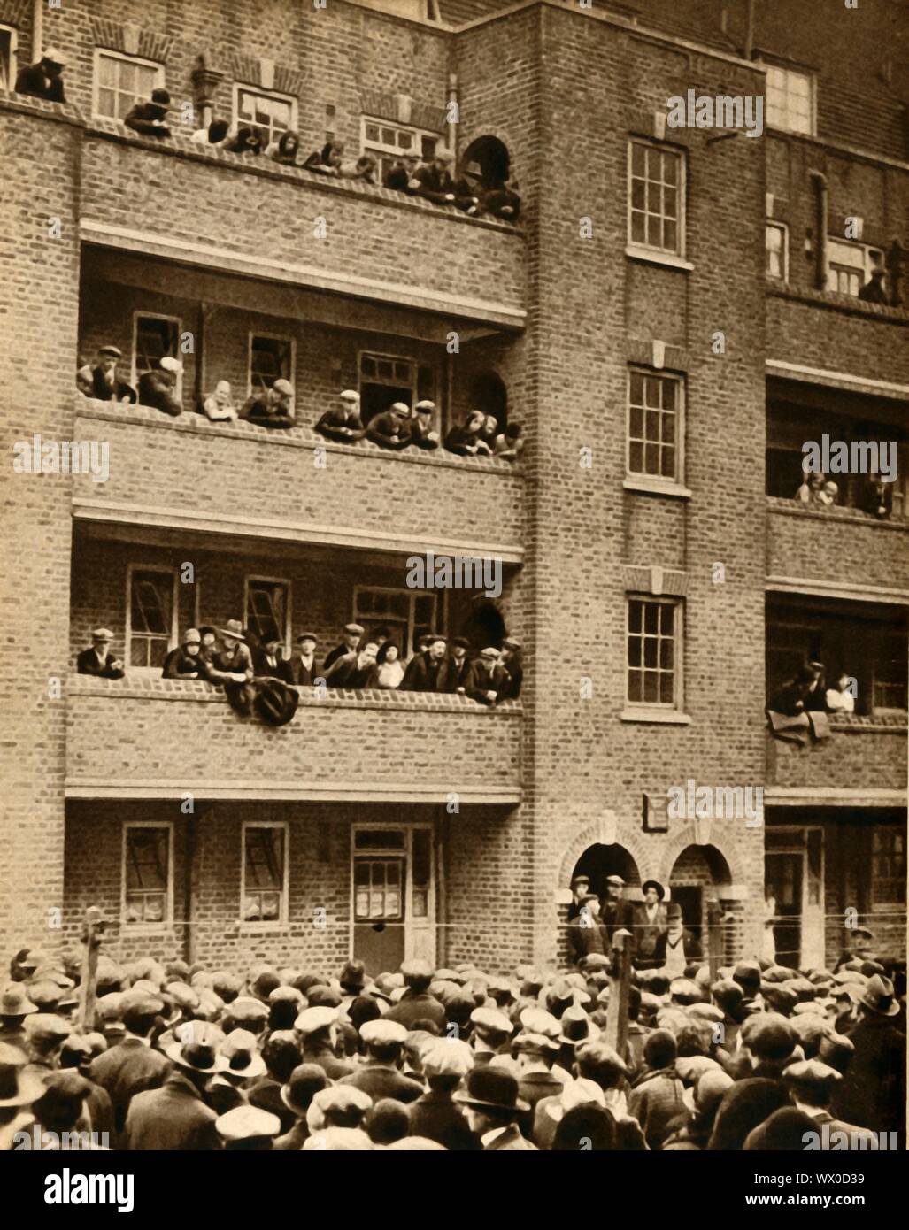 Britain poverty 1930s hi-res stock photography and images - Alamy