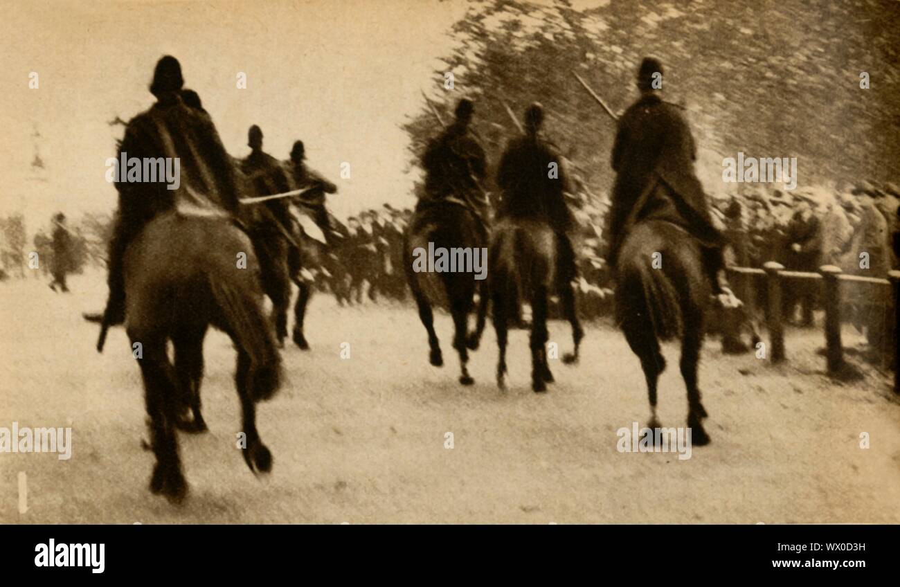 Hunger marchers at hyde park 1932 hi-res stock photography and images ...