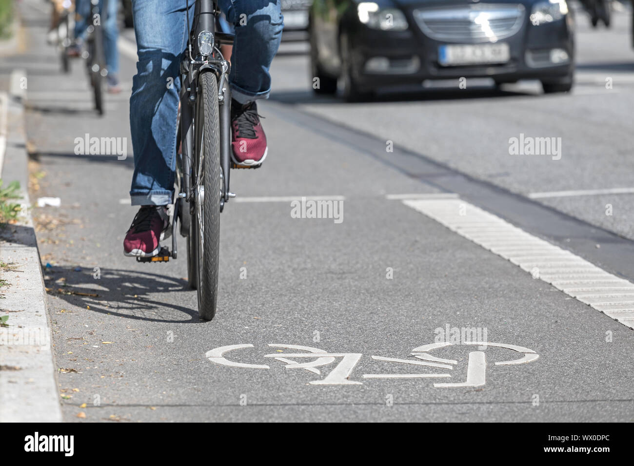 Smart cycle path hi-res stock photography and images - Alamy