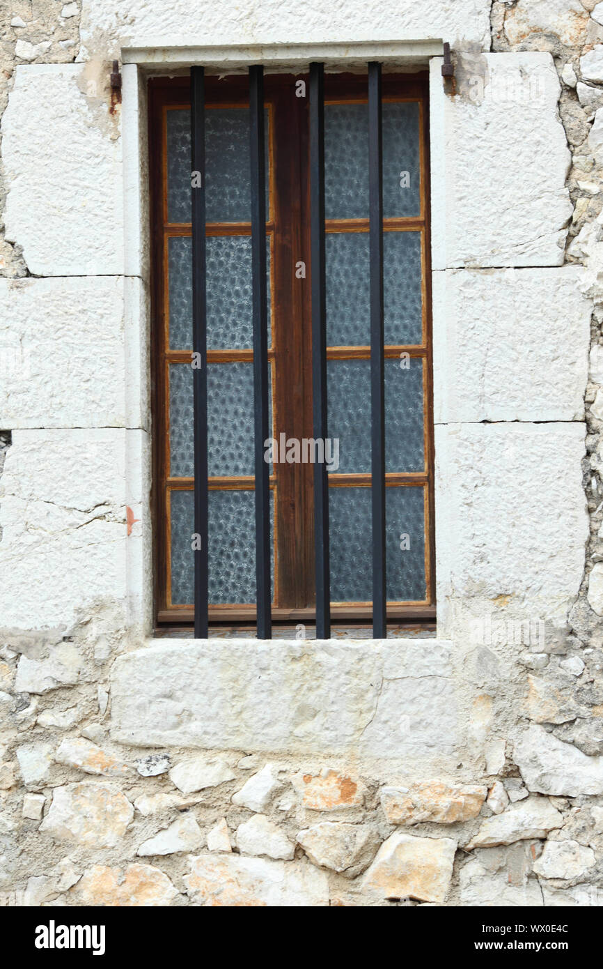 Old window on the wall Stock Photo - Alamy
