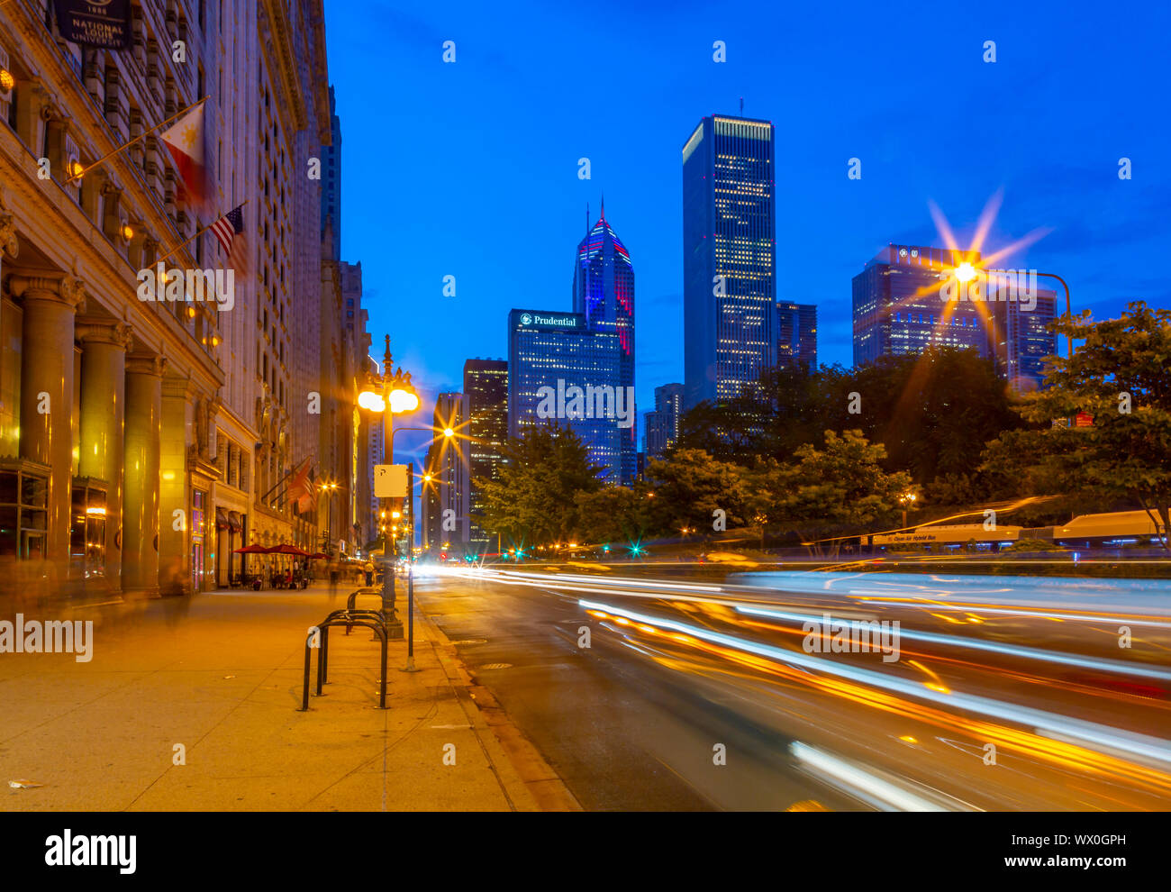 Sidewalks and traffic lights hi-res stock photography and images - Alamy