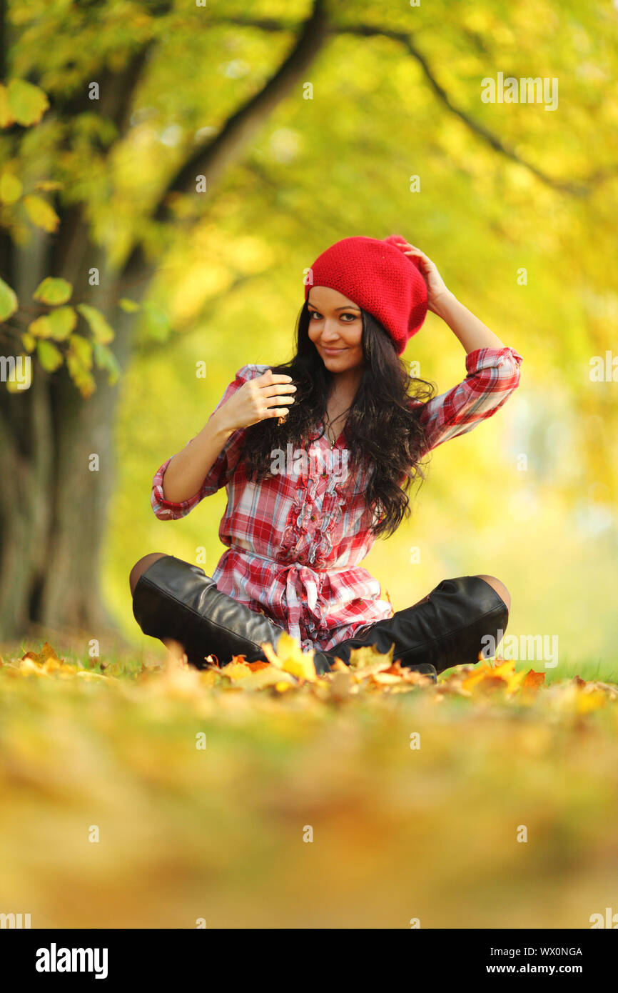 autumn woman portret in park Stock Photo - Alamy
