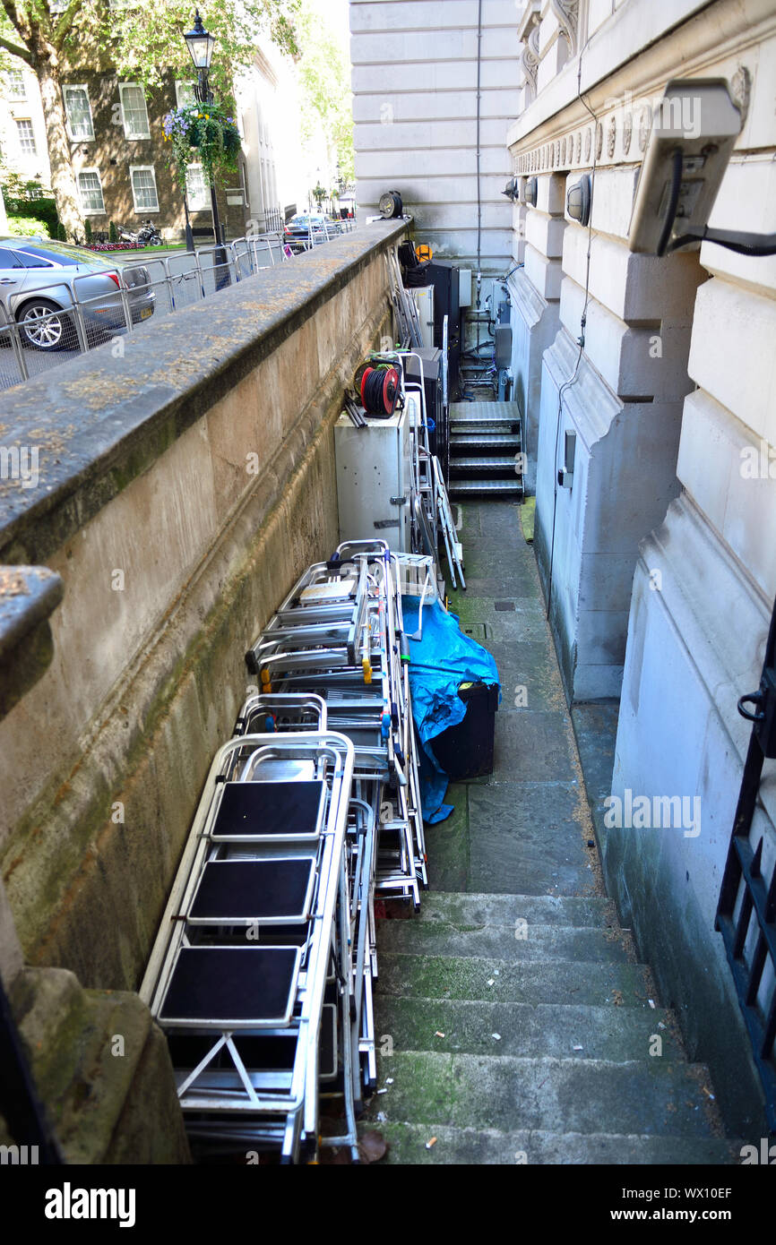 Stepladders hi-res stock photography and images - Alamy