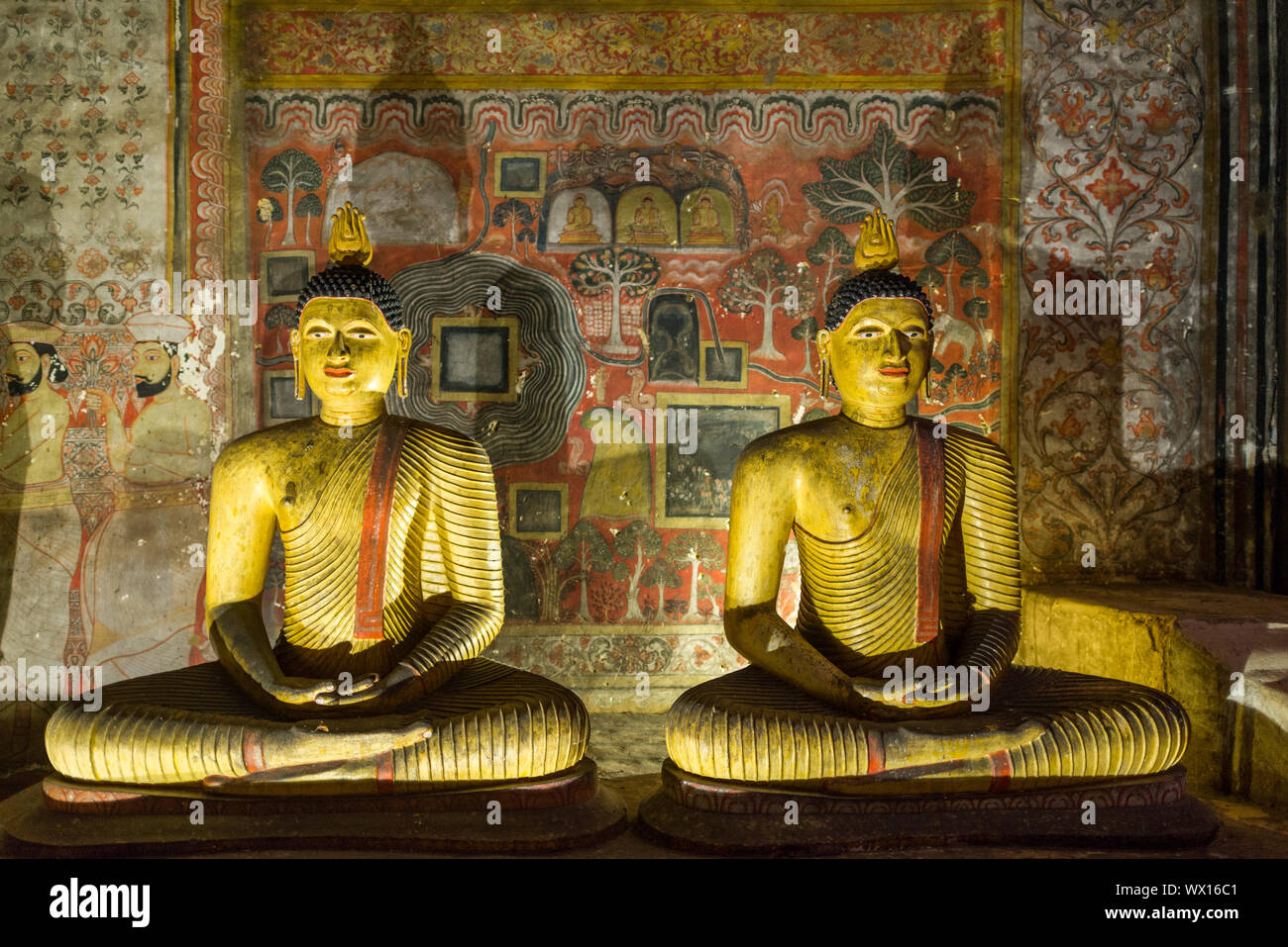 The Dambulla cave temple is the largest and best-preserved cave temple ...