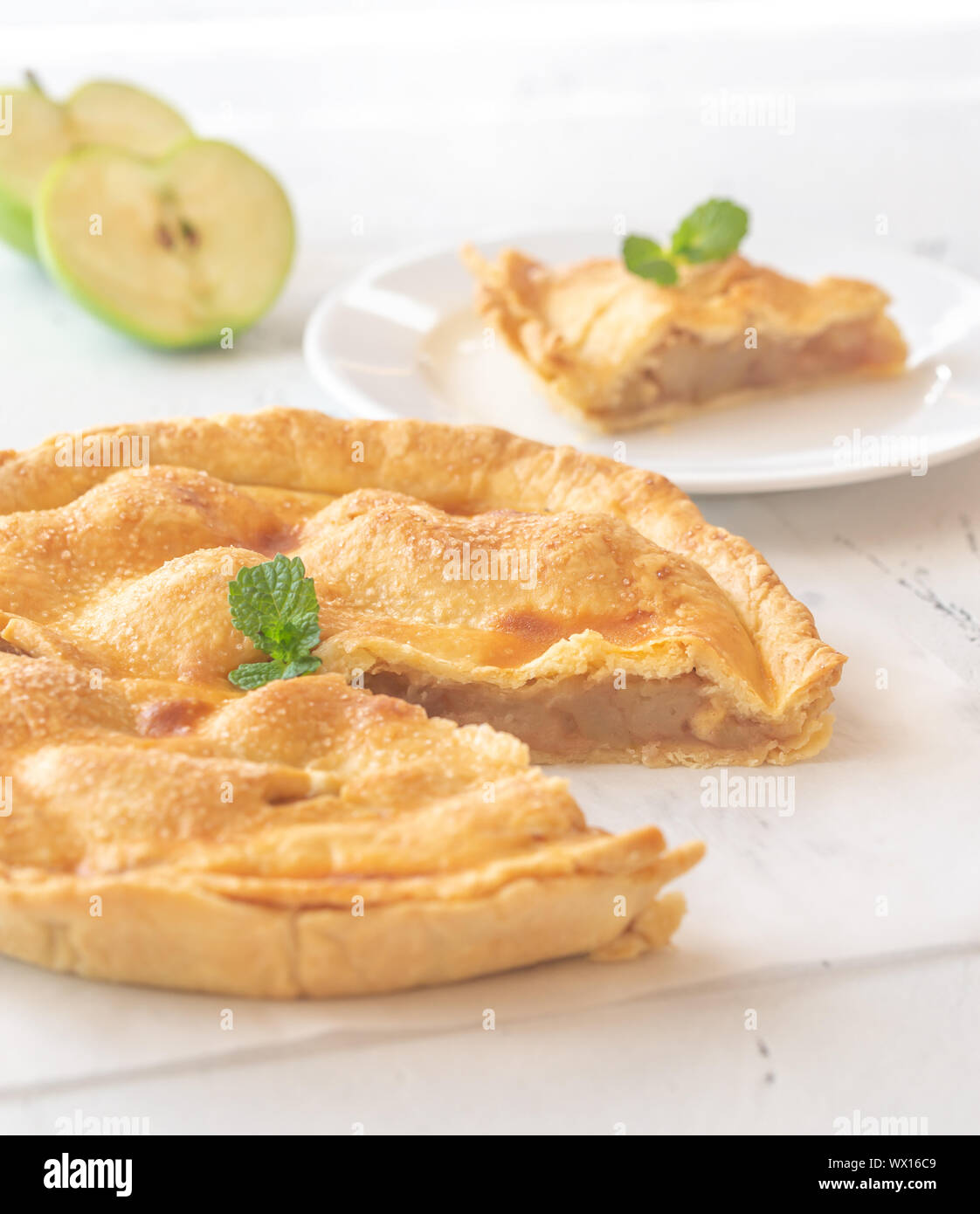 Wedge of american apple pie close-up Stock Photo - Alamy