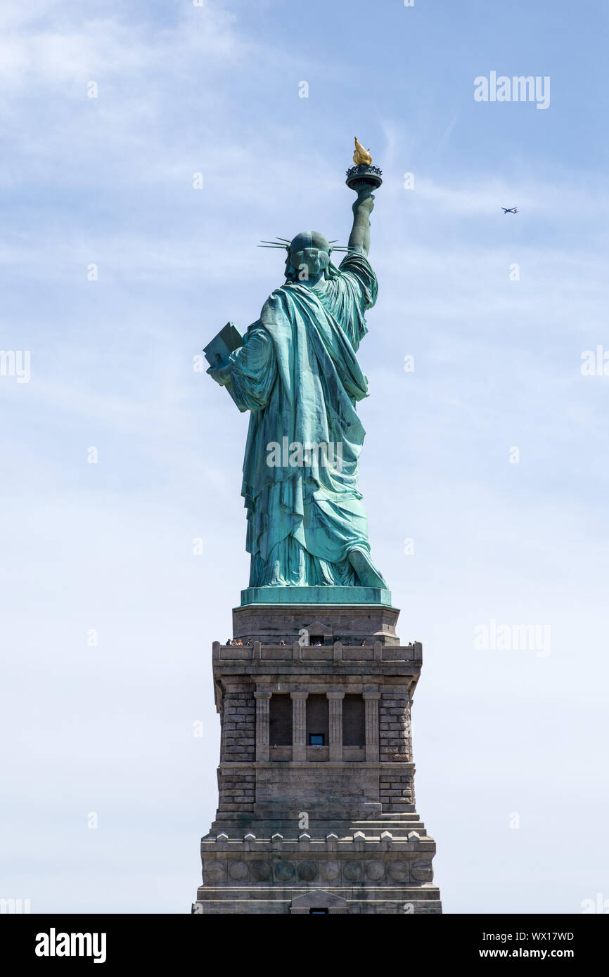 Statue of Liberty back in New York Stock Photo - Alamy