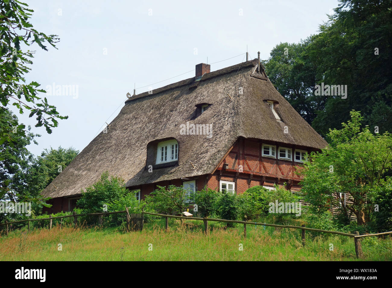 Hall barn house hi-res stock photography and images - Alamy