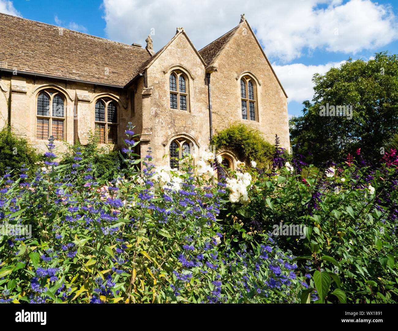 Informal gardens hi-res stock photography and images - Alamy