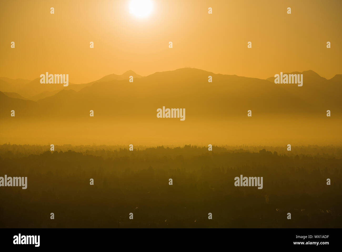 Smog san gabriel mountains hi-res stock photography and images - Alamy