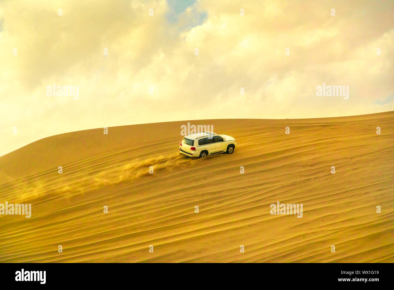 Toyota land cruiser desert hi-res stock photography and images - Alamy