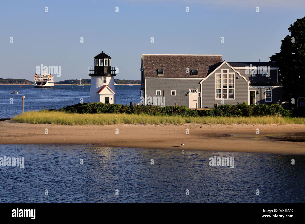 Hyannis harbor lighthouse hi-res stock photography and images - Alamy