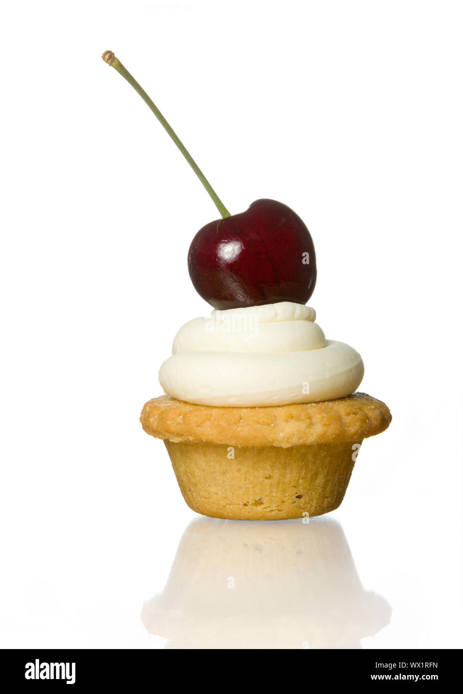 Individual fruit pies hi-res stock photography and images - Alamy