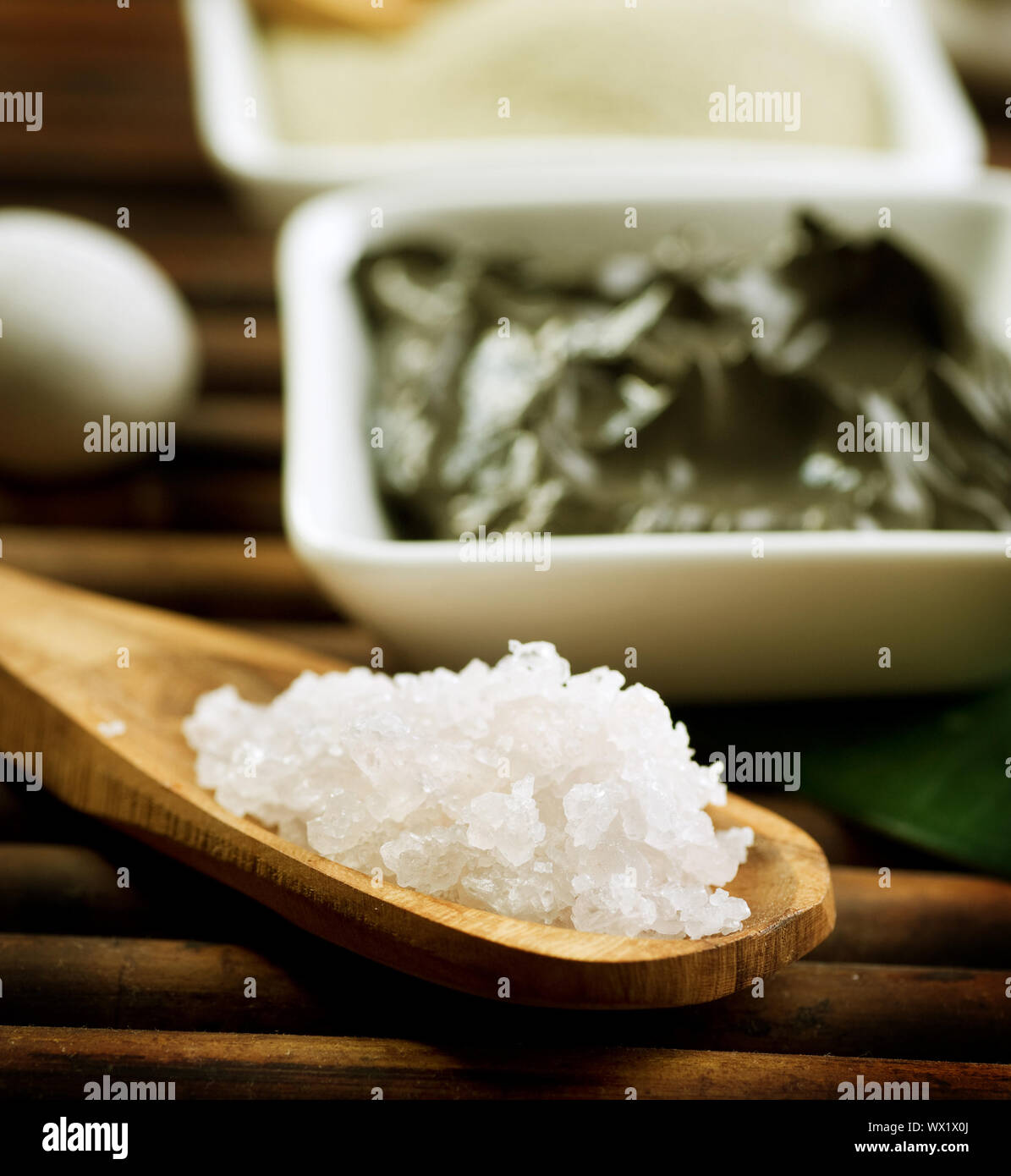 Spa Sea Salt Stock Photo - Alamy