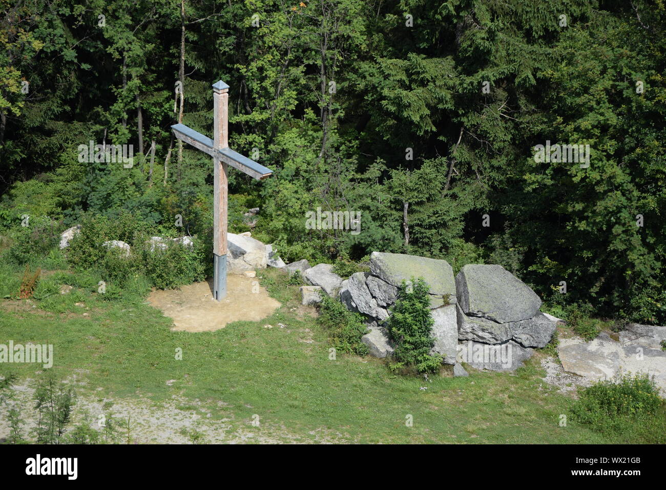 Cross on the head of an ox in the Fichtelgebirge mountains Stock Photo ...
