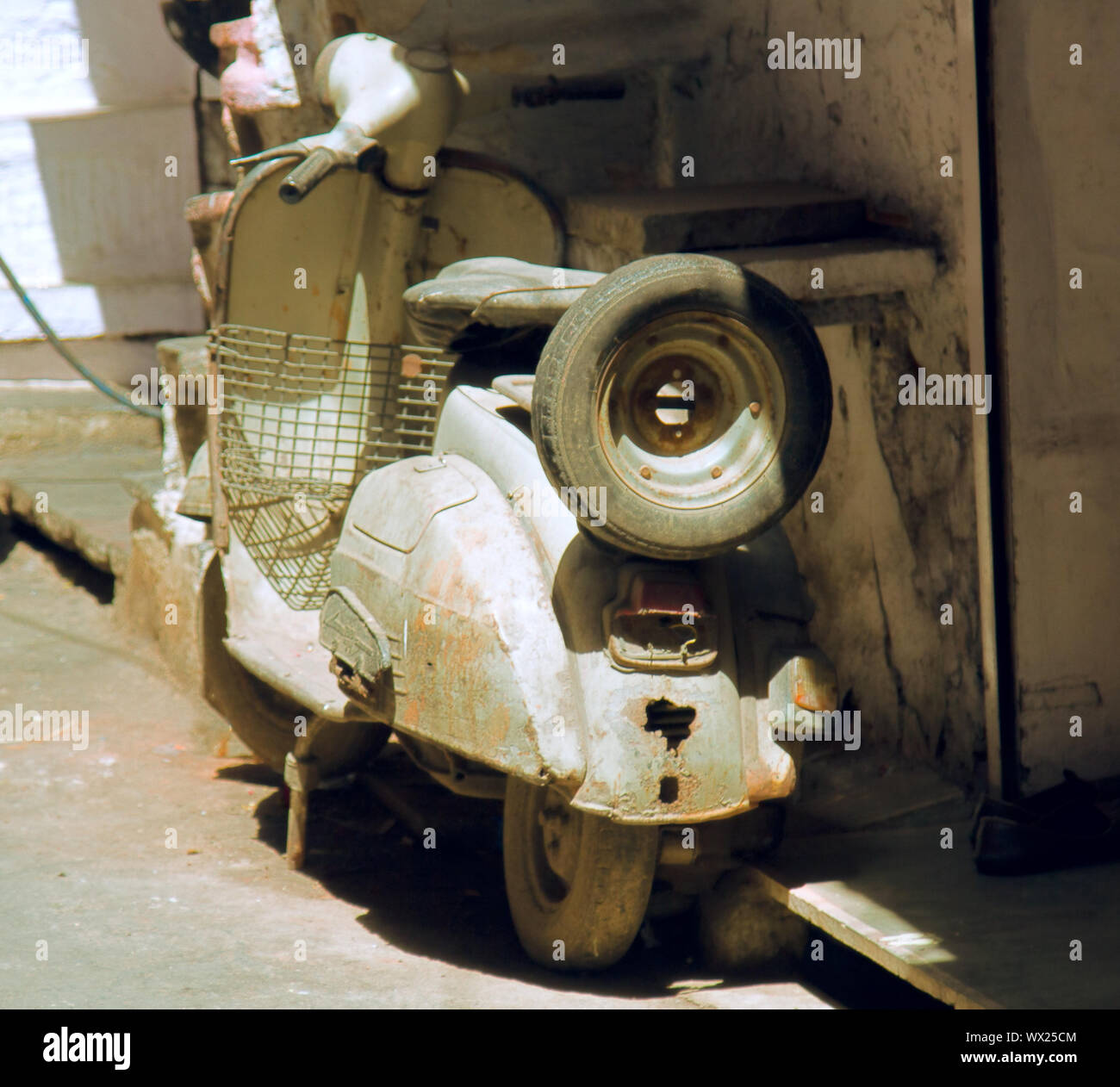 Moped scrap hi-res stock photography and images - Alamy