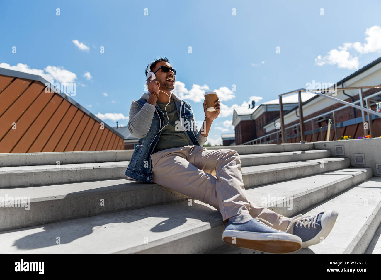 Man singing on roof hi-res stock photography and images - Alamy