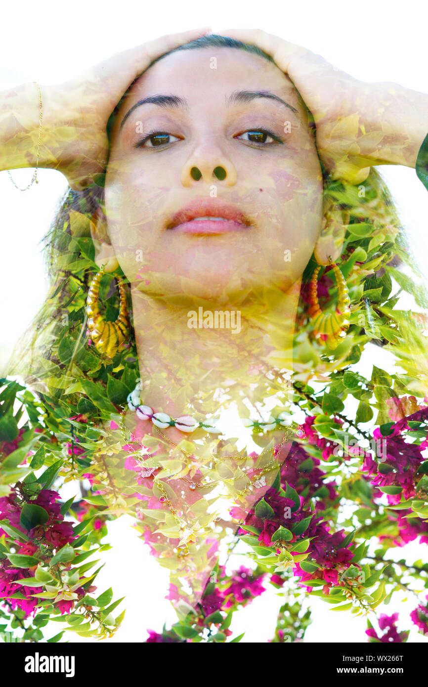 Artistic female back hi-res stock photography and images - Alamy