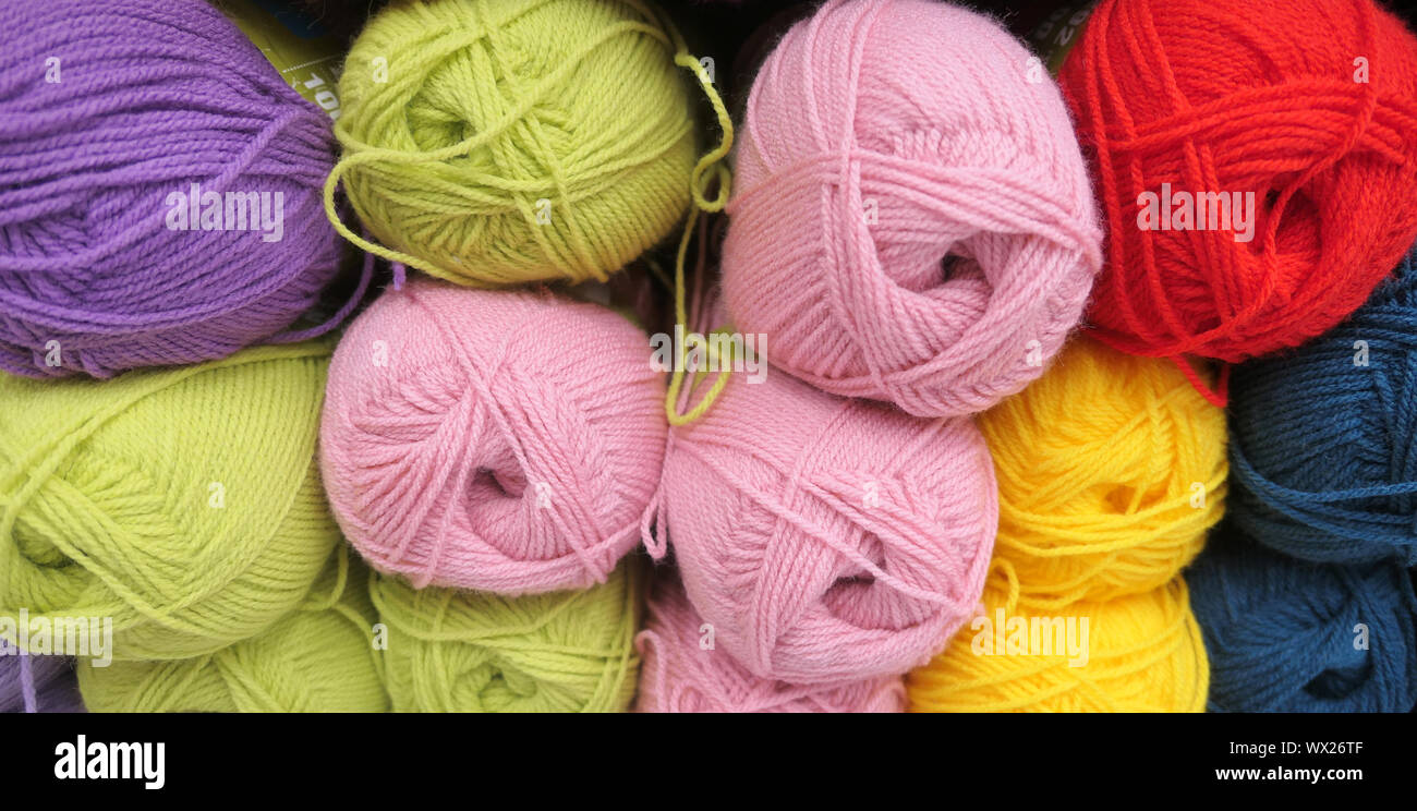 Yarn clothing hi-res stock photography and images - Alamy