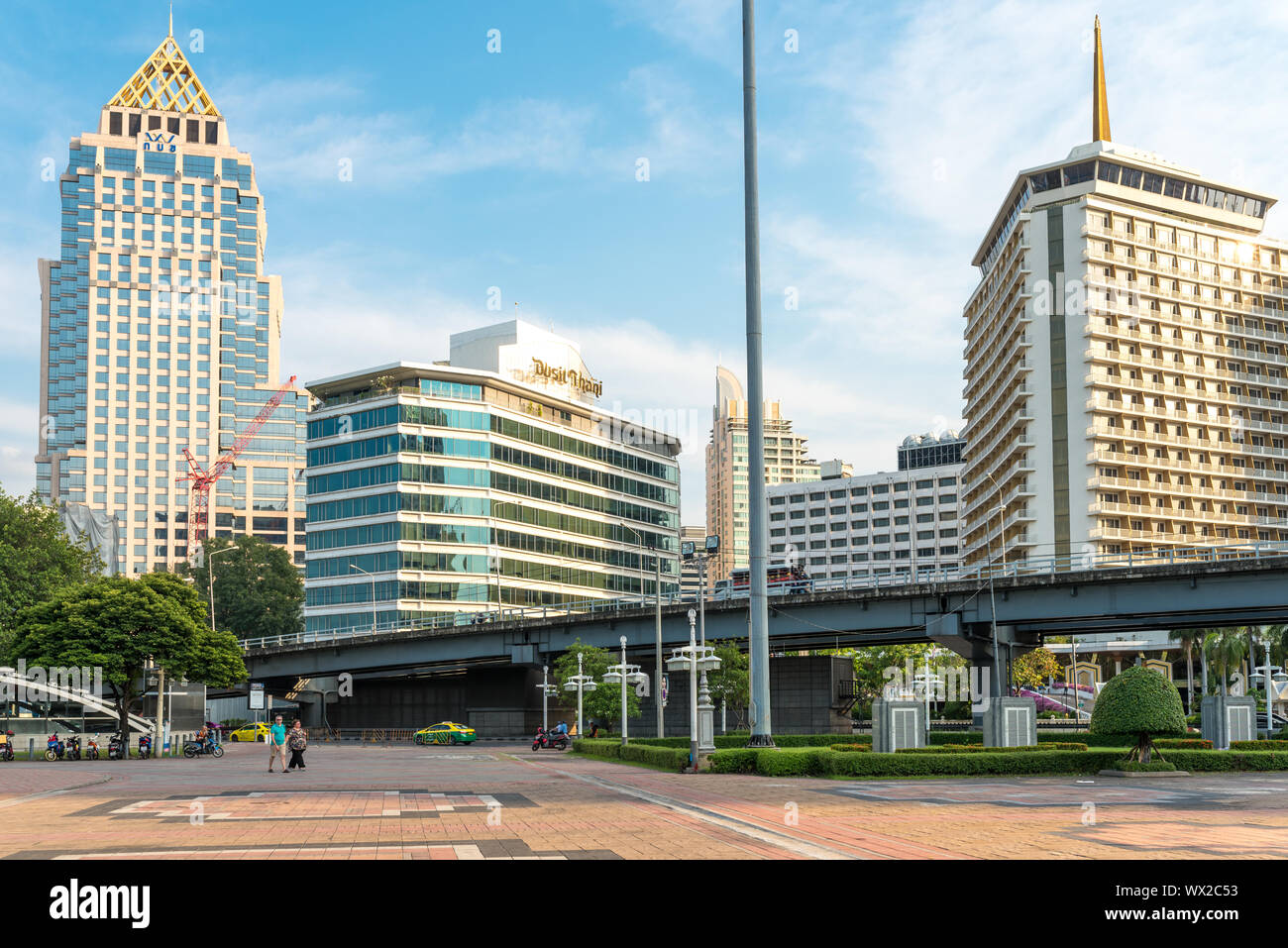 The business district Si Lom in Bangkok Stock Photo - Alamy