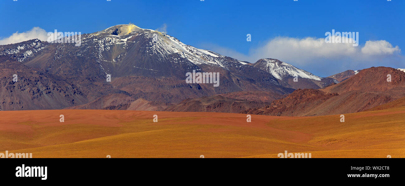 Volcano lascar hi-res stock photography and images - Alamy