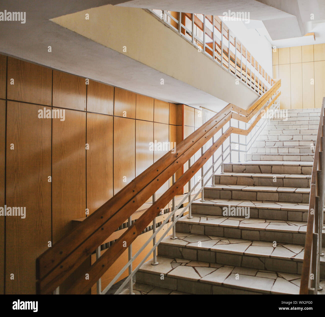 Concrete corridor white wall hi-res stock photography and images - Alamy