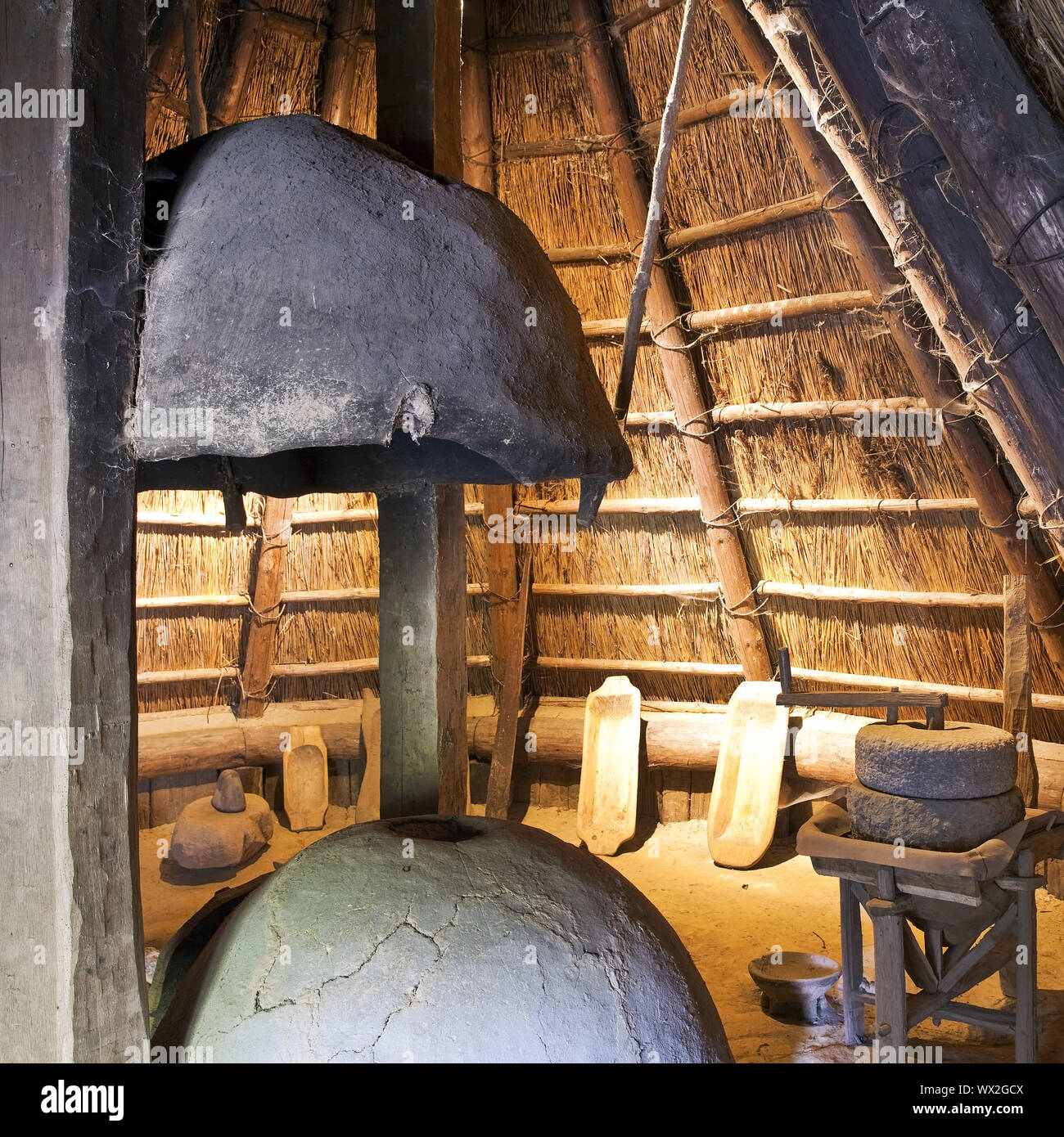 Stone age house hi-res stock photography and images - Alamy