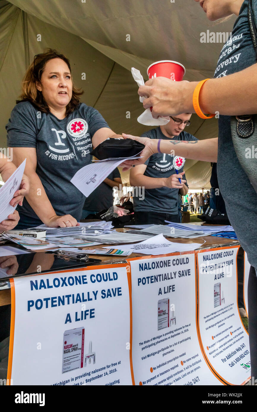 Narcan kit hi-res stock photography and images - Alamy