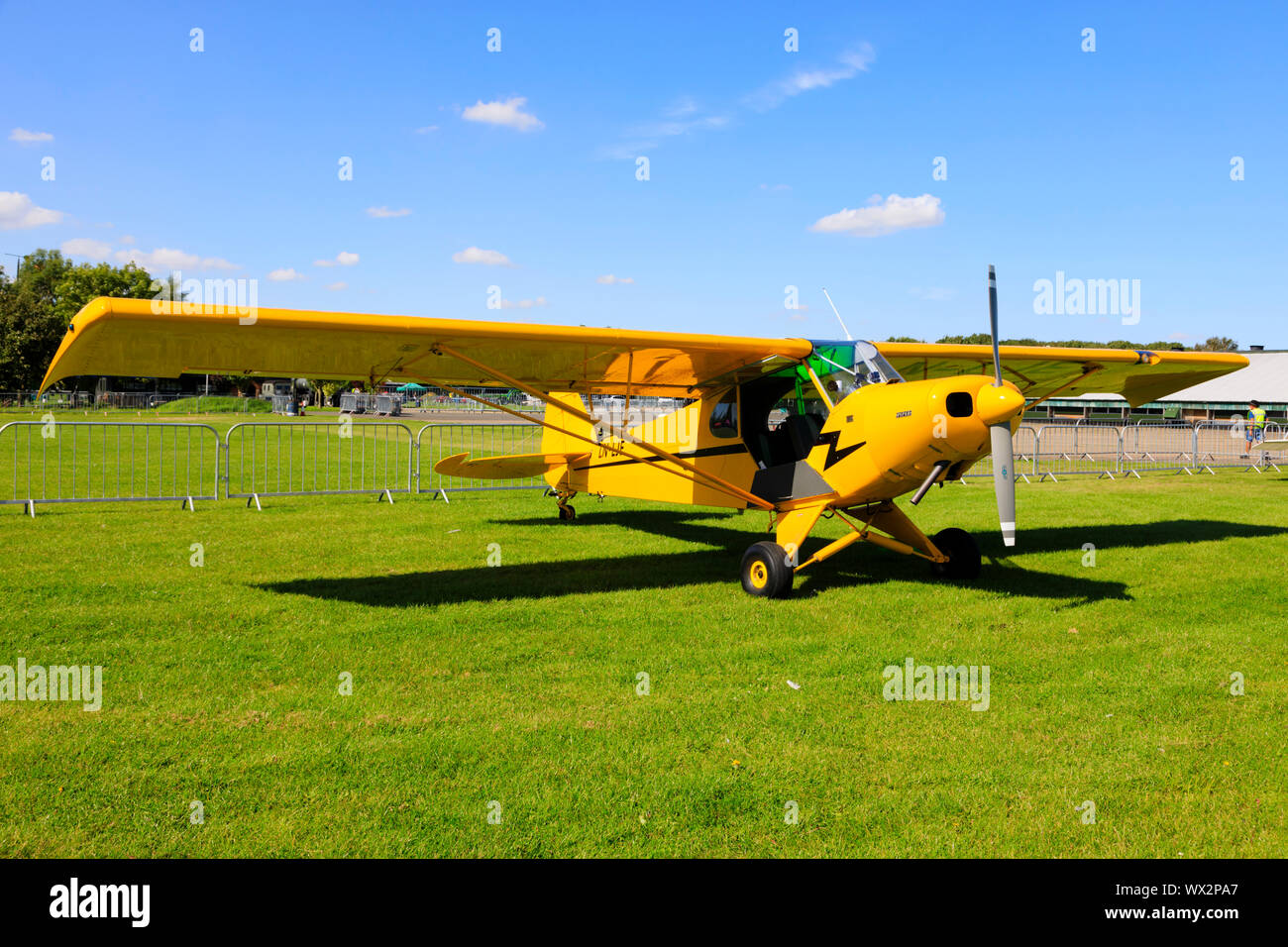 Super cub airplane hi-res stock photography and images - Alamy