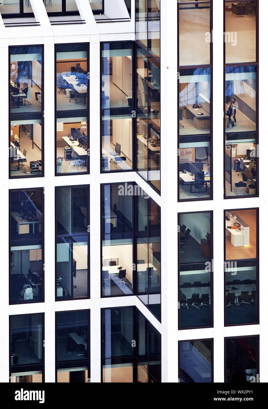 Office windows high rise building frankfurt hi-res stock photography ...