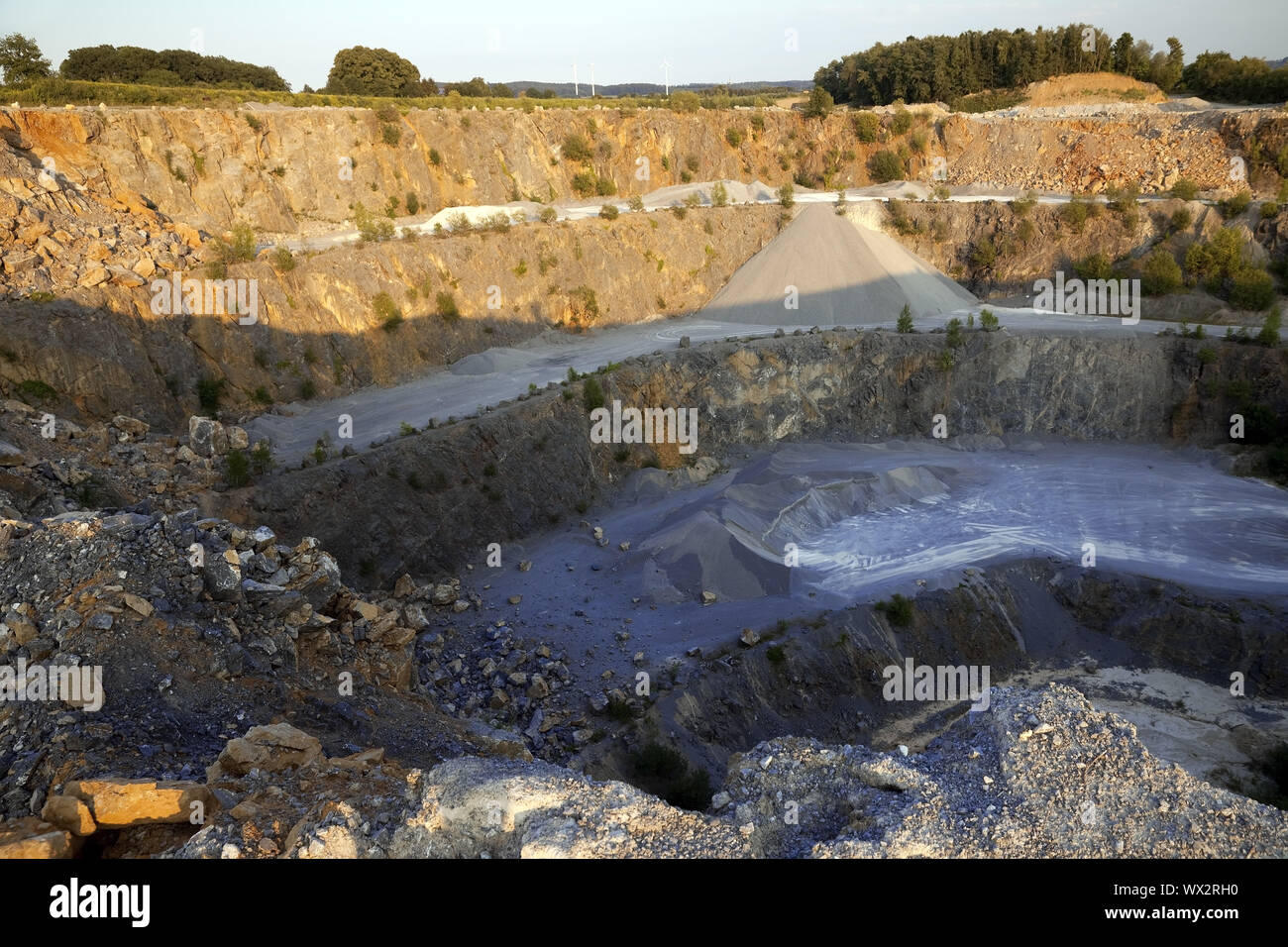 Kalksteinbruch hi-res stock photography and images - Alamy