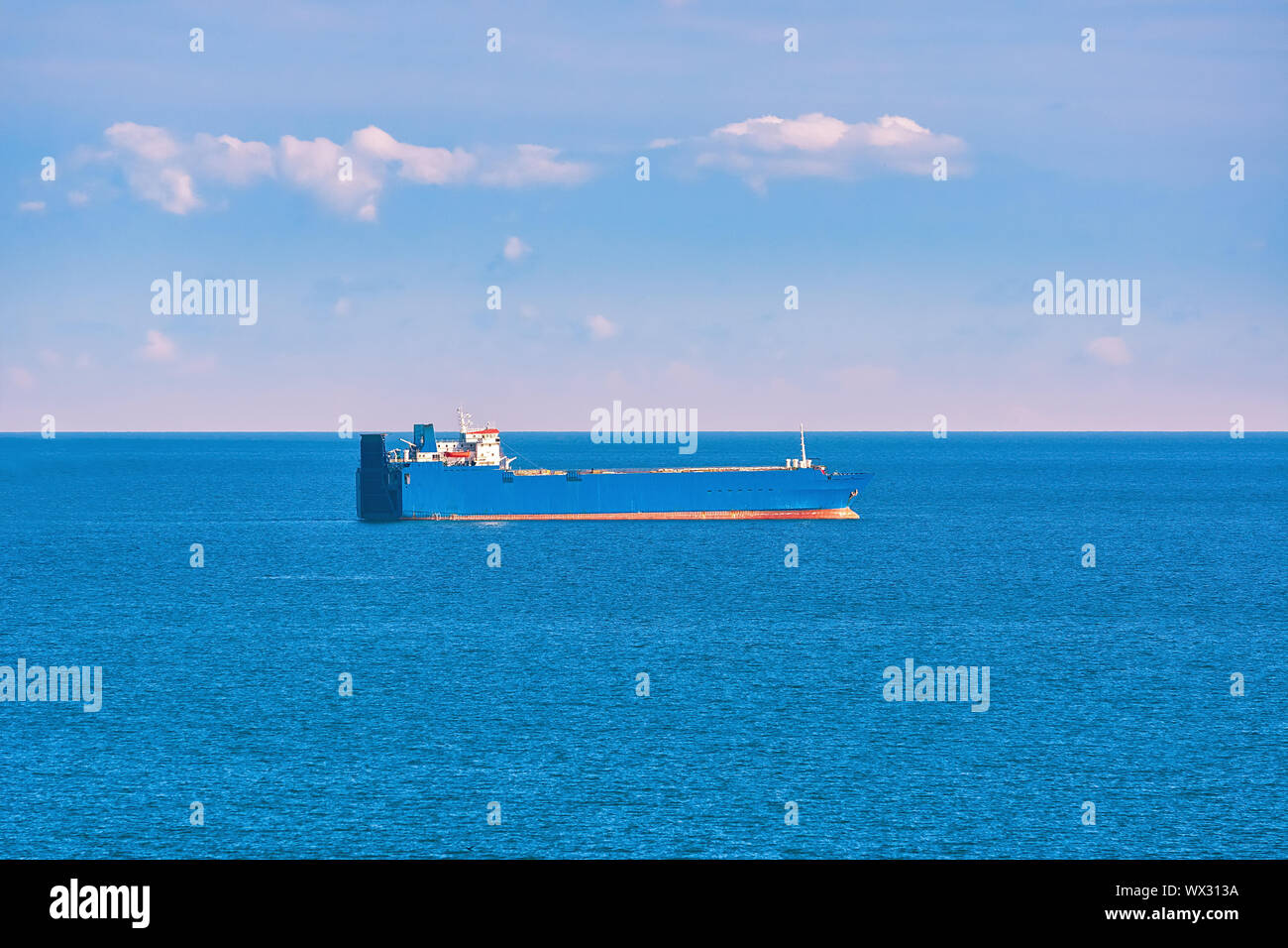 Roro cargo vessel hi-res stock photography and images - Alamy