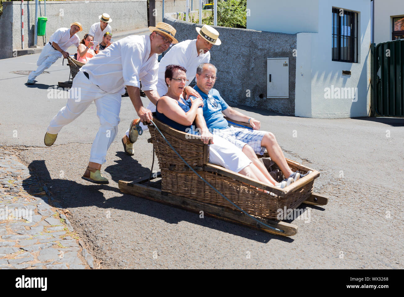 Basket sledges ride funchal madeira hi-res stock photography and images ...