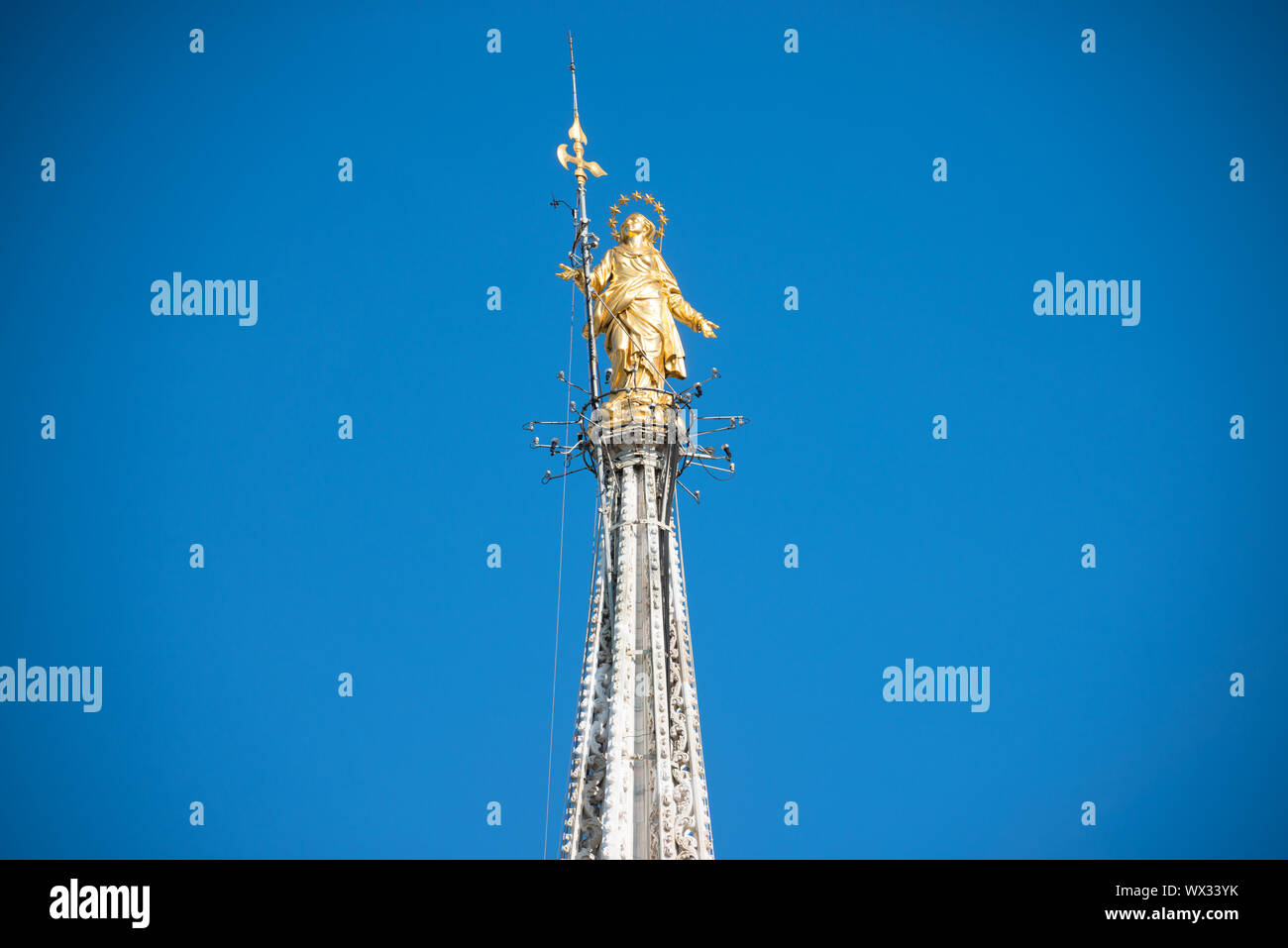 Golden virgin mary hi-res stock photography and images - Alamy