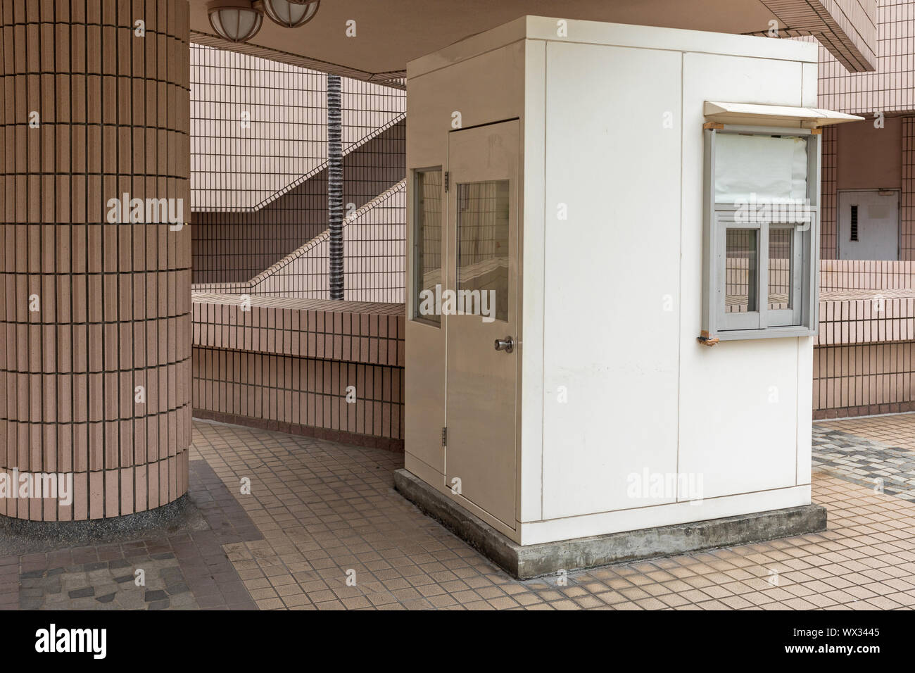 Box Office Tickets Kiosk in Front of Museum Stock Photo - Alamy