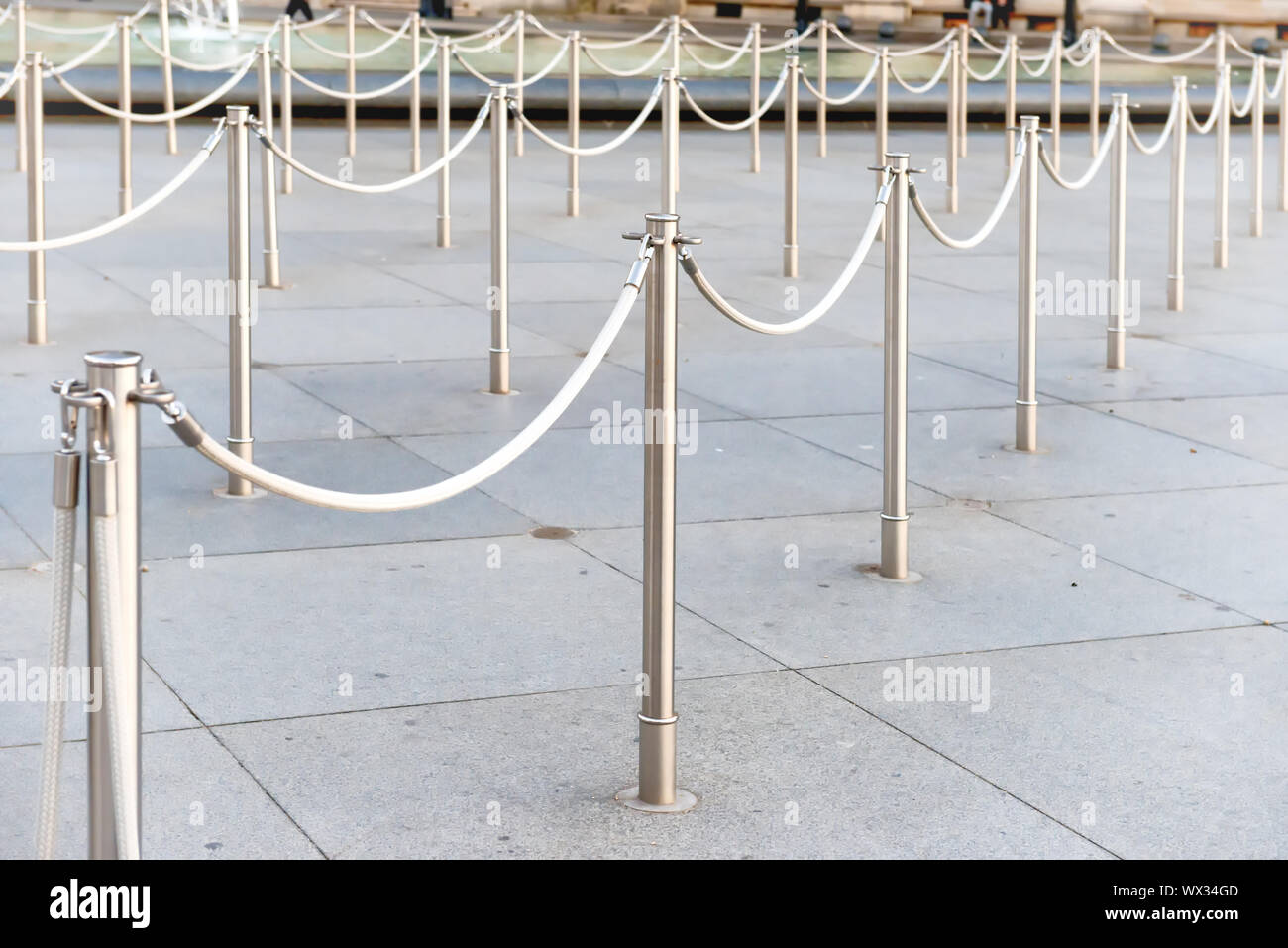 Metal line poles hi-res stock photography and images - Alamy