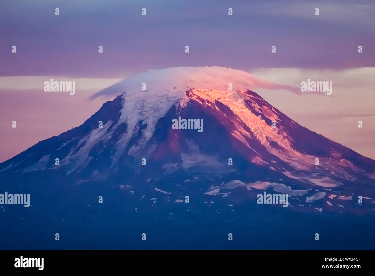 Mount Adams catching the last alpenglow in the Goat Rocks Wilderness ...