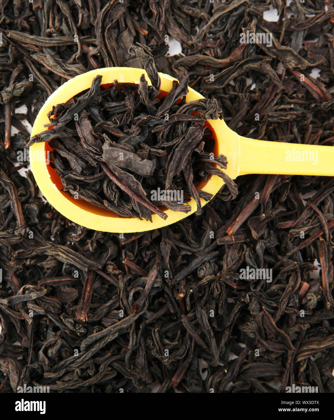 Dried Black Tea Leaves Stock Photo - Alamy