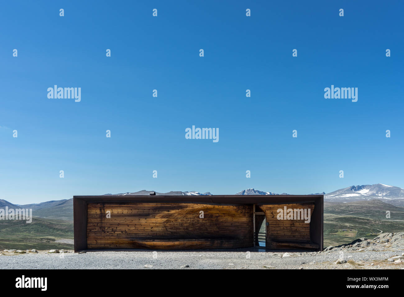 Observatory hut at the Massif of Snøhetta in Dovrefjell Stock Photo - Alamy