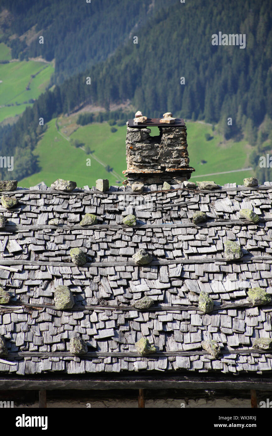 Shingled roof hi-res stock photography and images - Alamy