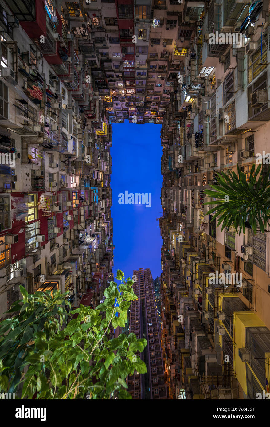 Overcrowded residential building in Hong Kong Stock Photo - Alamy